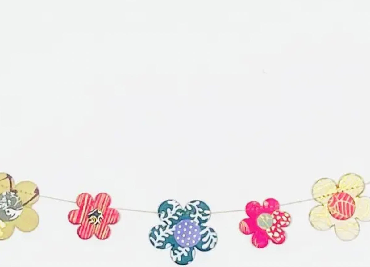 Mini Flower Garland – Firefly